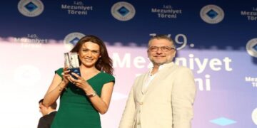 Jülide Ateş Kimdir? - MaksatBilgi