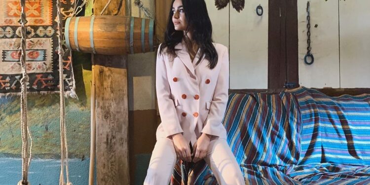 Elif Buse Doğan Kimdir? - MaksatBilgi