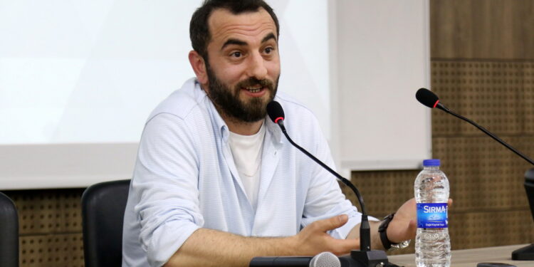 Cem Gelinoğlu Kimdir? - MaksatBilgi