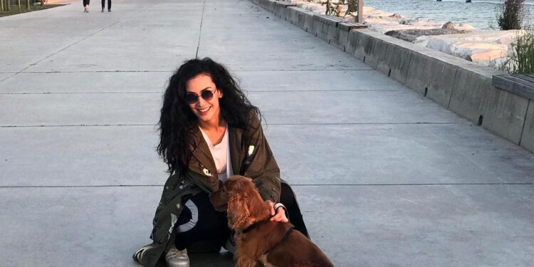 Cemre Melis Çınar Kimdir? - MaksatBilgi