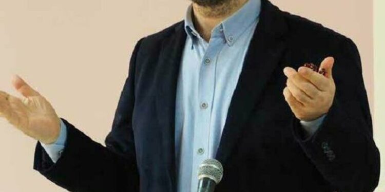 Mustafa Şen Kimdir? - MaksatBilgi