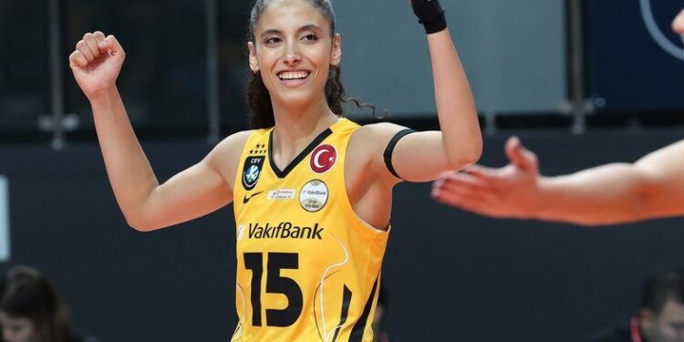 İpek Arkan Kimdir? - MaksatBilgi